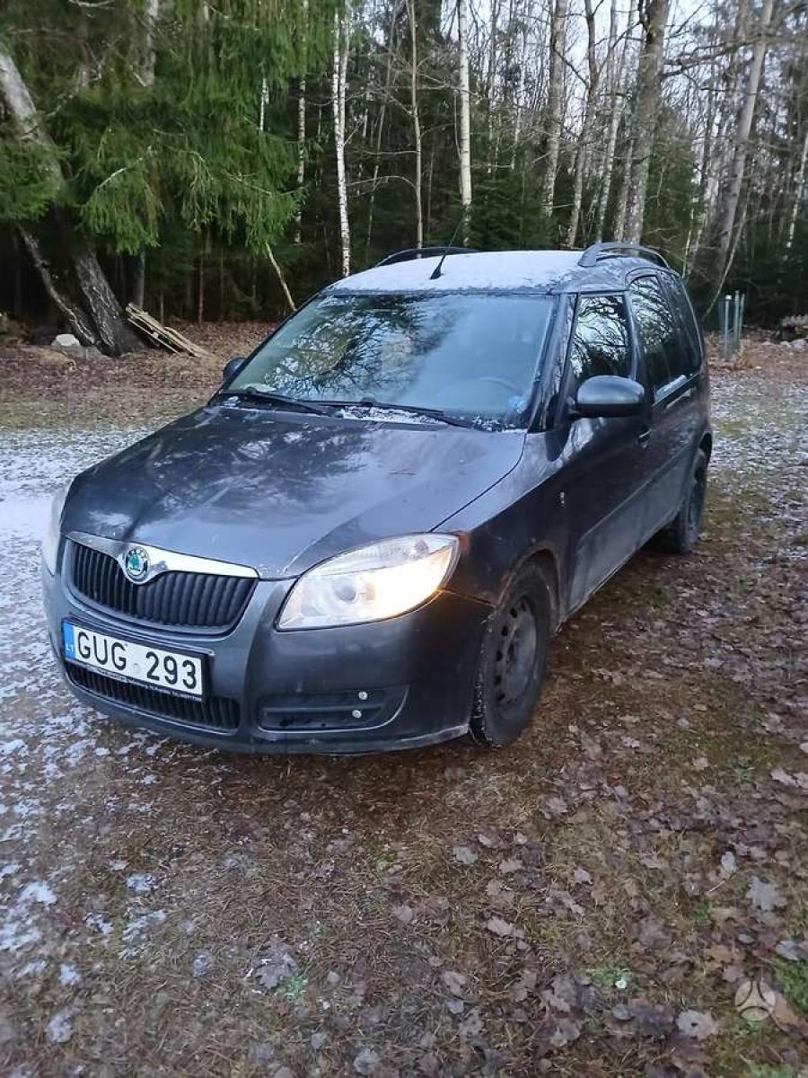 Grey Skoda Roomster 2008 in Kupiskis, with an engine capacity of 0.00 L and mileage of 232 thousand km for 350 €, photo 2 on AUTOMOTO.COM.LV