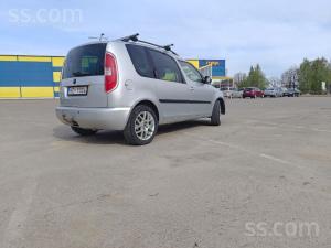 Pelēks Skoda Roomster 2008 Cēsis, ar dzinēja tilpumu 1.90 L un nobraukumu 376 tūkst. km par 1150 €, foto 5 vietnē AUTOMOTO.COM.LV