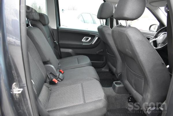 Grey Skoda Roomster 2008 in Kuldiga, with an engine capacity of 1.90 L and mileage of 0 thousand km for 3990 €, photo 6 on AUTOMOTO.COM.LV