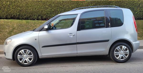 Pelēks Skoda Roomster 2008 Viļņa, ar dzinēja tilpumu 1.60 L un nobraukumu 240 tūkst. km par 1888 €, foto 2 vietnē AUTOMOTO.COM.LV