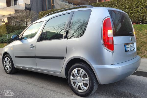 Pelēks Skoda Roomster 2008 Viļņa, ar dzinēja tilpumu 1.60 L un nobraukumu 240 tūkst. km par 1888 €, foto 3 vietnē AUTOMOTO.COM.LV