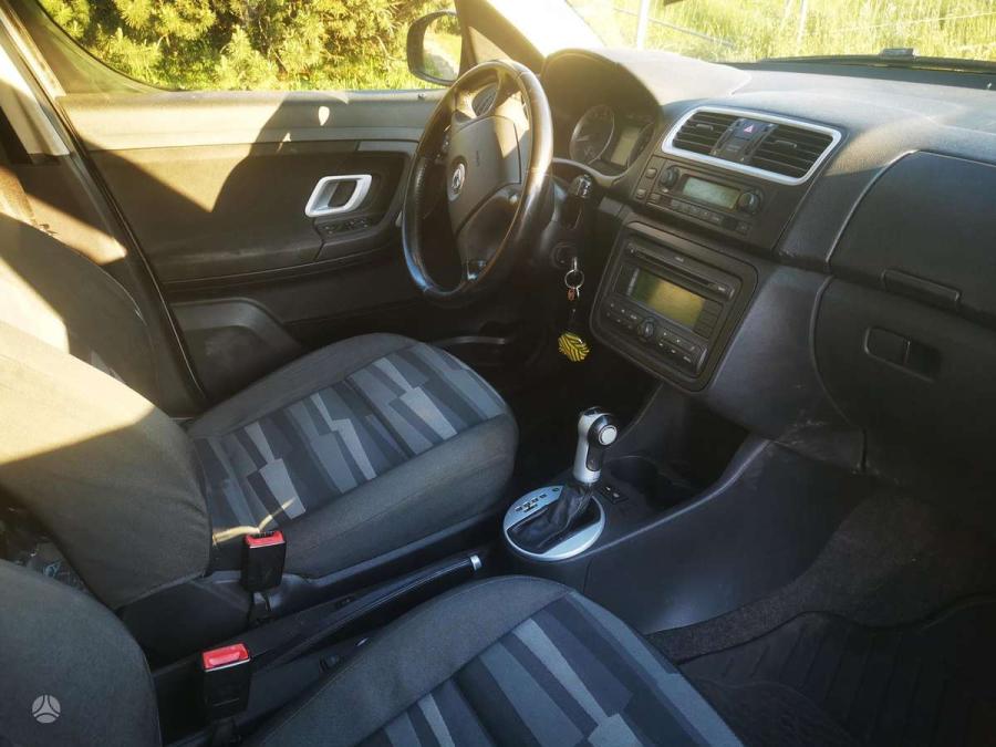 Pelēks Skoda Roomster 2008 Viļņa, ar dzinēja tilpumu 1.60 L un nobraukumu 238 tūkst. km par 1100 €, foto 8 vietnē AUTOMOTO.COM.LV