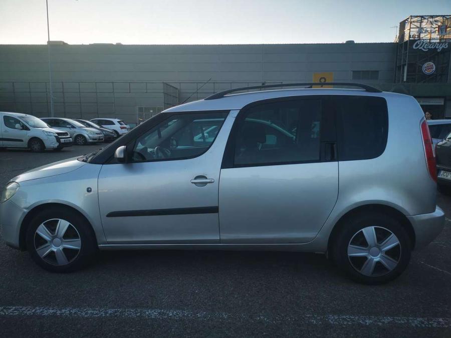Pelēks Skoda Roomster 2008 Viļņa, ar dzinēja tilpumu 1.60 L un nobraukumu 238 tūkst. km par 1100 €, foto 16 vietnē AUTOMOTO.COM.LV