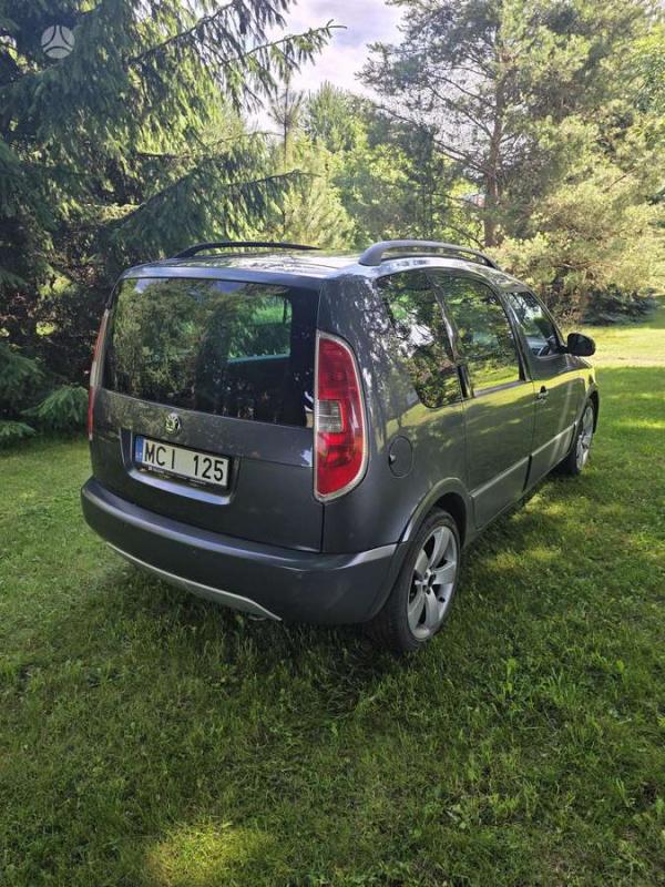 Pelēks Skoda Roomster 2008 Viļņa, ar dzinēja tilpumu 1.90 L un nobraukumu 265 tūkst. km par 1850 €, foto 6 vietnē AUTOMOTO.COM.LV