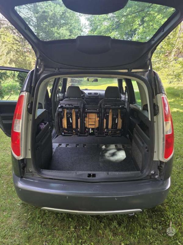 Pelēks Skoda Roomster 2008 Viļņa, ar dzinēja tilpumu 1.90 L un nobraukumu 265 tūkst. km par 1850 €, foto 8 vietnē AUTOMOTO.COM.LV