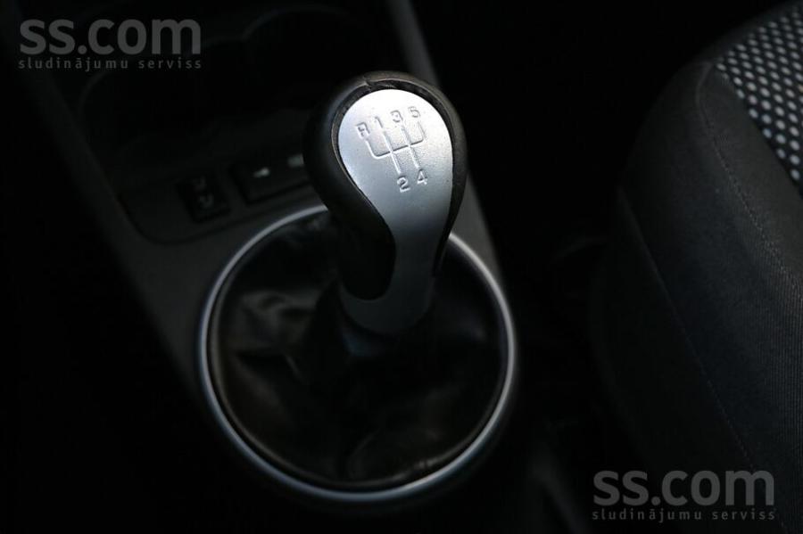 Pelēks Skoda Roomster 2008 Kuldīga, ar dzinēja tilpumu 1.90 L un nobraukumu 277 tūkst. km par 3500 €, foto 12 vietnē AUTOMOTO.COM.LV