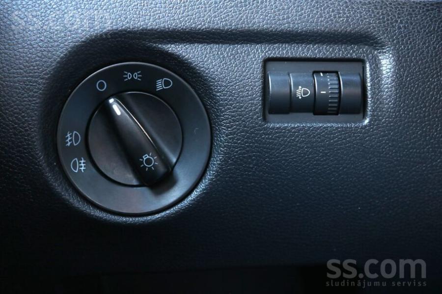 Pelēks Skoda Roomster 2008 Kuldīga, ar dzinēja tilpumu 1.90 L un nobraukumu 277 tūkst. km par 3500 €, foto 19 vietnē AUTOMOTO.COM.LV