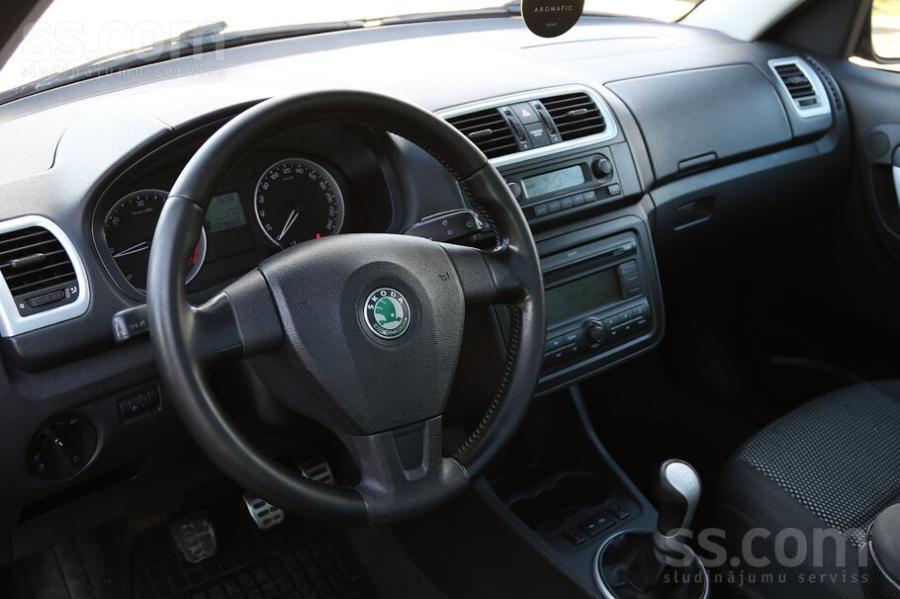 Pelēks Skoda Roomster 2008 Kuldīga, ar dzinēja tilpumu 1.90 L un nobraukumu 277 tūkst. km par 3500 €, foto 23 vietnē AUTOMOTO.COM.LV