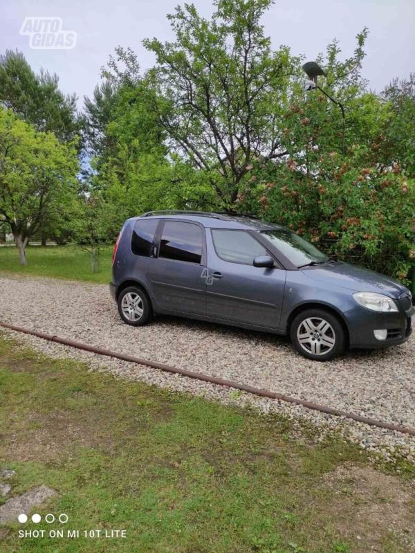 Pelēks Skoda Roomster 2009 Kauņa, ar dzinēja tilpumu 1.60 L un nobraukumu 144 tūkst. km par 2450 €, foto 3 vietnē AUTOMOTO.COM.LV
