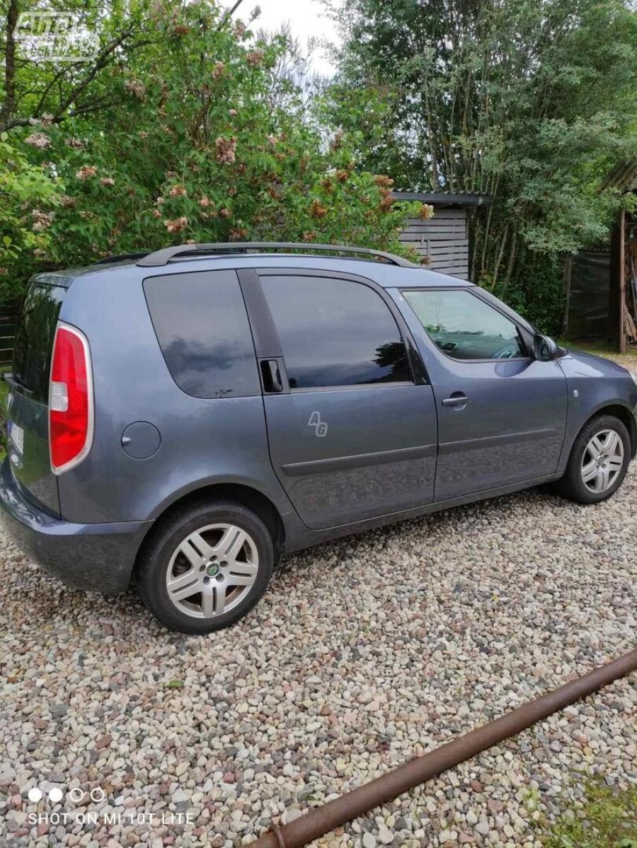 Grey Skoda Roomster 2009 in Kaunas, with an engine capacity of 1.60 L and mileage of 144 thousand km for 2450 €, photo 5 on AUTOMOTO.COM.LV