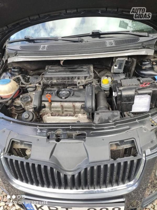 Pelēks Skoda Roomster 2009 Kauņa, ar dzinēja tilpumu 1.60 L un nobraukumu 144 tūkst. km par 2450 €, foto 5 vietnē AUTOMOTO.COM.LV