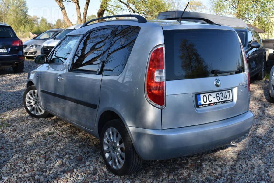 Grey Skoda Roomster 2012 in Kuldiga, with an engine capacity of 1.60 L and mileage of 0 thousand km for 4950 €, photo 3 on AUTOMOTO.COM.LV
