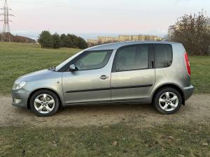 Grey Skoda Roomster 2012 in Vilnius, with an engine capacity of 1.60 L and mileage of 270 thousand km for 1500 €, photo 3 on AUTOMOTO.COM.LV