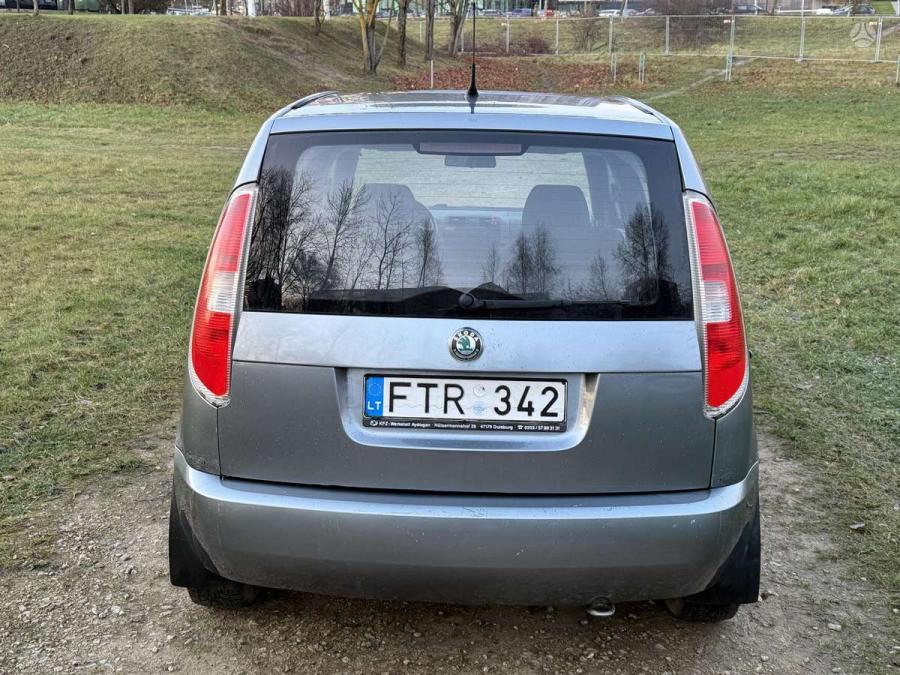 Grey Skoda Roomster 2012 in Vilnius, with an engine capacity of 1.60 L and mileage of 270 thousand km for 1500 €, photo 6 on AUTOMOTO.COM.LV