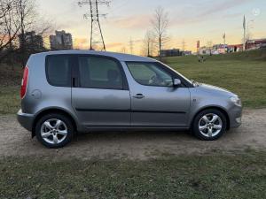 Grey Skoda Roomster 2012 in Vilnius, with an engine capacity of 1.60 L and mileage of 270 thousand km for 1500 €, photo 9 on AUTOMOTO.COM.LV