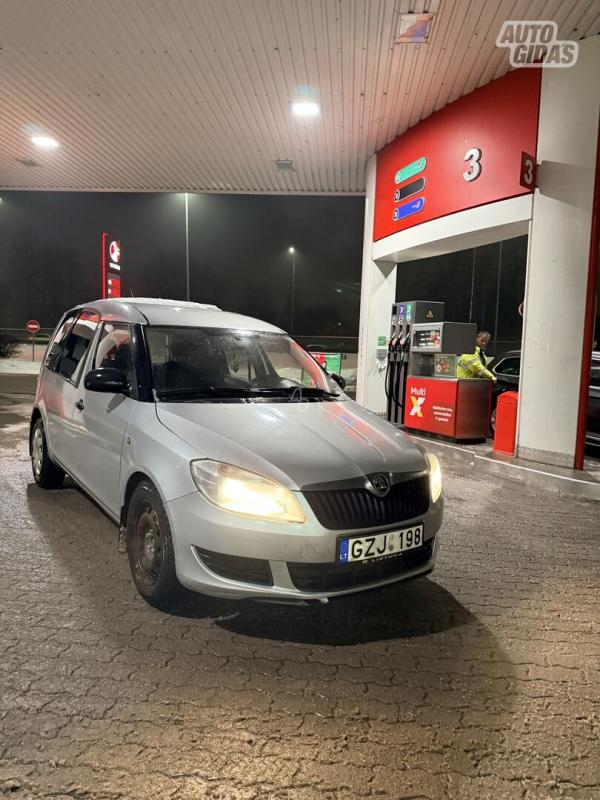 Pelēks Skoda Roomster 2013 Vievis, ar dzinēja tilpumu 1.60 L un nobraukumu 197 tūkst. km par 1700 €, foto 1 vietnē AUTOMOTO.COM.LV