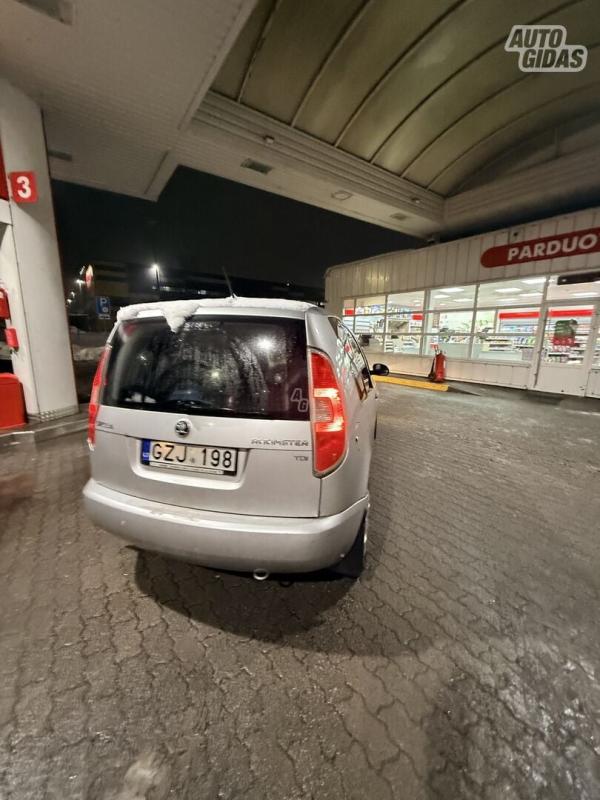 Pelēks Skoda Roomster 2013 Vievis, ar dzinēja tilpumu 1.60 L un nobraukumu 197 tūkst. km par 1700 €, foto 3 vietnē AUTOMOTO.COM.LV