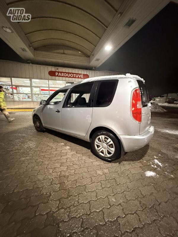 Pelēks Skoda Roomster 2013 Vievis, ar dzinēja tilpumu 1.60 L un nobraukumu 197 tūkst. km par 1700 €, foto 4 vietnē AUTOMOTO.COM.LV