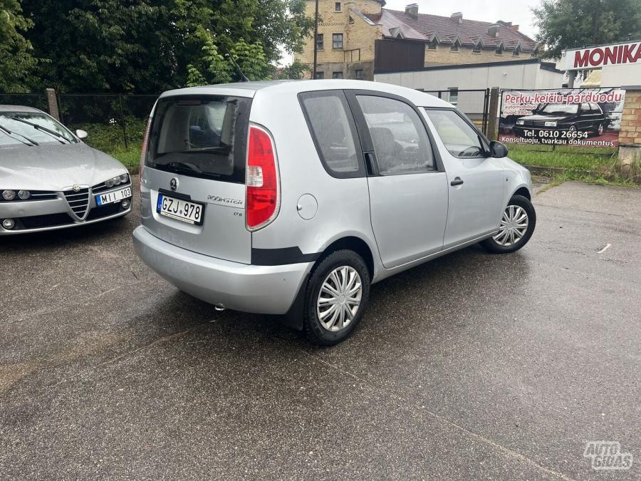 Grey Skoda Roomster 2013 in Siauliai, with an engine capacity of 1.60 L and mileage of 0 thousand km for 1199 €, photo 9 on AUTOMOTO.COM.LV