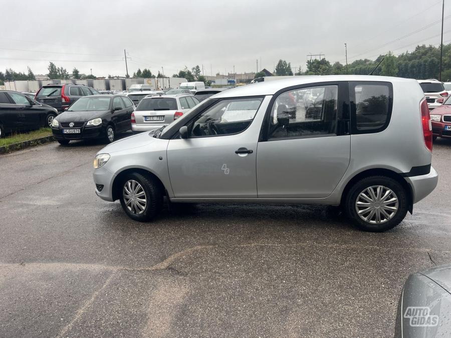 Grey Skoda Roomster 2013 in Siauliai, with an engine capacity of 1.60 L and mileage of 0 thousand km for 1199 €, photo 12 on AUTOMOTO.COM.LV