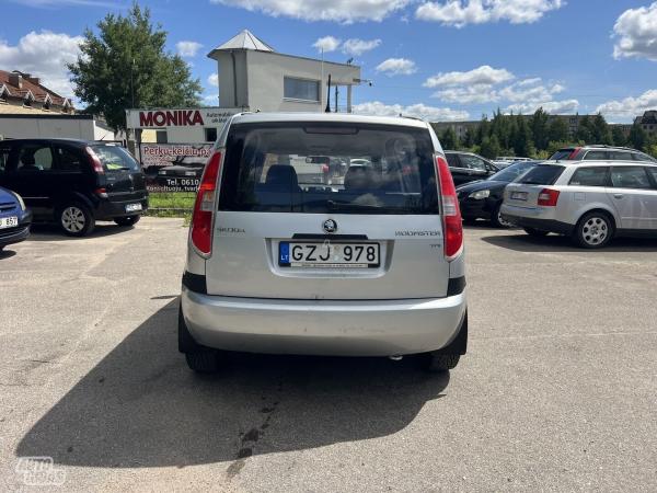 Pelēks Skoda Roomster 2013 Šauļi, ar dzinēja tilpumu 1.60 L un nobraukumu 0 tūkst. km par 1549 €, foto 7 vietnē AUTOMOTO.COM.LV