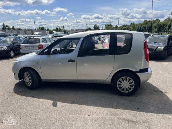 Pelēks Skoda Roomster 2013 Šauļi, ar dzinēja tilpumu 1.60 L un nobraukumu 0 tūkst. km par 1549 €, foto 9 vietnē AUTOMOTO.COM.LV