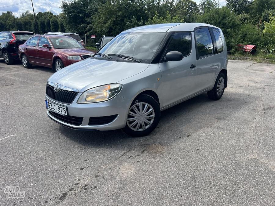 Pelēks Skoda Roomster 2013 Šauļi, ar dzinēja tilpumu 1.60 L un nobraukumu 0 tūkst. km par 1399 €, foto 3 vietnē AUTOMOTO.COM.LV