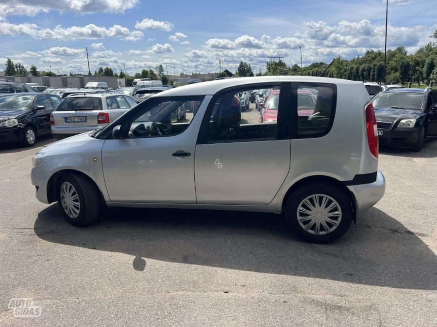 Pelēks Skoda Roomster 2013 Šauļi, ar dzinēja tilpumu 1.60 L un nobraukumu 0 tūkst. km par 1399 €, foto 10 vietnē AUTOMOTO.COM.LV
