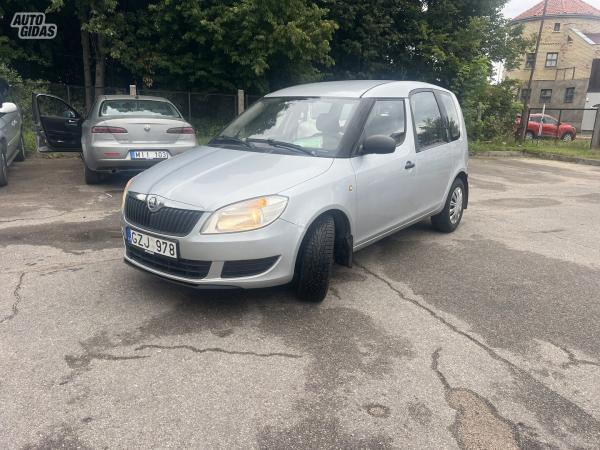 Grey Skoda Roomster 2013 in Siauliai, with an engine capacity of 1.60 L and mileage of 207 thousand km for 1749 €, photo 3 on AUTOMOTO.COM.LV