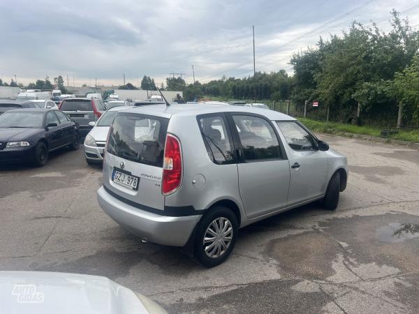 Grey Skoda Roomster 2013 in Siauliai, with an engine capacity of 1.60 L and mileage of 207 thousand km for 1749 €, photo 4 on AUTOMOTO.COM.LV