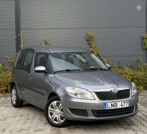 Grey Skoda Roomster 2013 in Vilnius, with an engine capacity of 1.60 L and mileage of 289 thousand km for 2990 €, photo  on AUTOMOTO.COM.LV