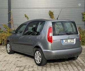 Grey Skoda Roomster 2013 in Vilnius, with an engine capacity of 1.60 L and mileage of 289 thousand km for 2990 €, photo 4 on AUTOMOTO.COM.LV