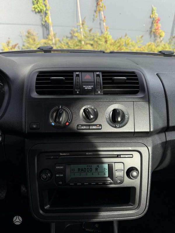 Grey Skoda Roomster 2013 in Vilnius, with an engine capacity of 1.60 L and mileage of 289 thousand km for 2990 €, photo 10 on AUTOMOTO.COM.LV