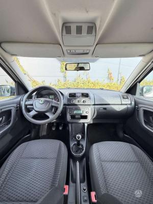 Grey Skoda Roomster 2013 in Vilnius, with an engine capacity of 1.60 L and mileage of 289 thousand km for 2990 €, photo 12 on AUTOMOTO.COM.LV