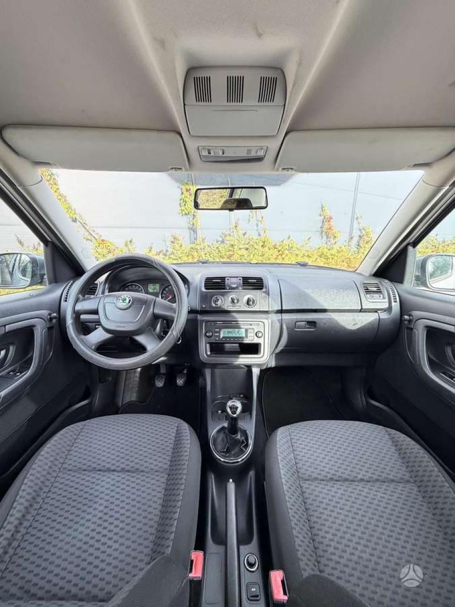 Grey Skoda Roomster 2013 in Vilnius, with an engine capacity of 1.60 L and mileage of 289 thousand km for 2990 €, photo 12 on AUTOMOTO.COM.LV