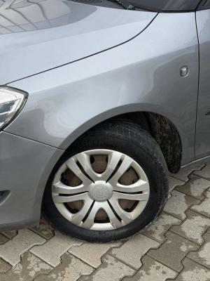 Grey Skoda Roomster 2013 in Vilnius, with an engine capacity of 1.60 L and mileage of 289 thousand km for 2990 €, photo 21 on AUTOMOTO.COM.LV