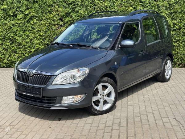 Grey Skoda Roomster 2015 in Vilkaviskis, with an engine capacity of 1.60 L and mileage of 212 thousand km for 3750 €, photo 3 on AUTOMOTO.COM.LV
