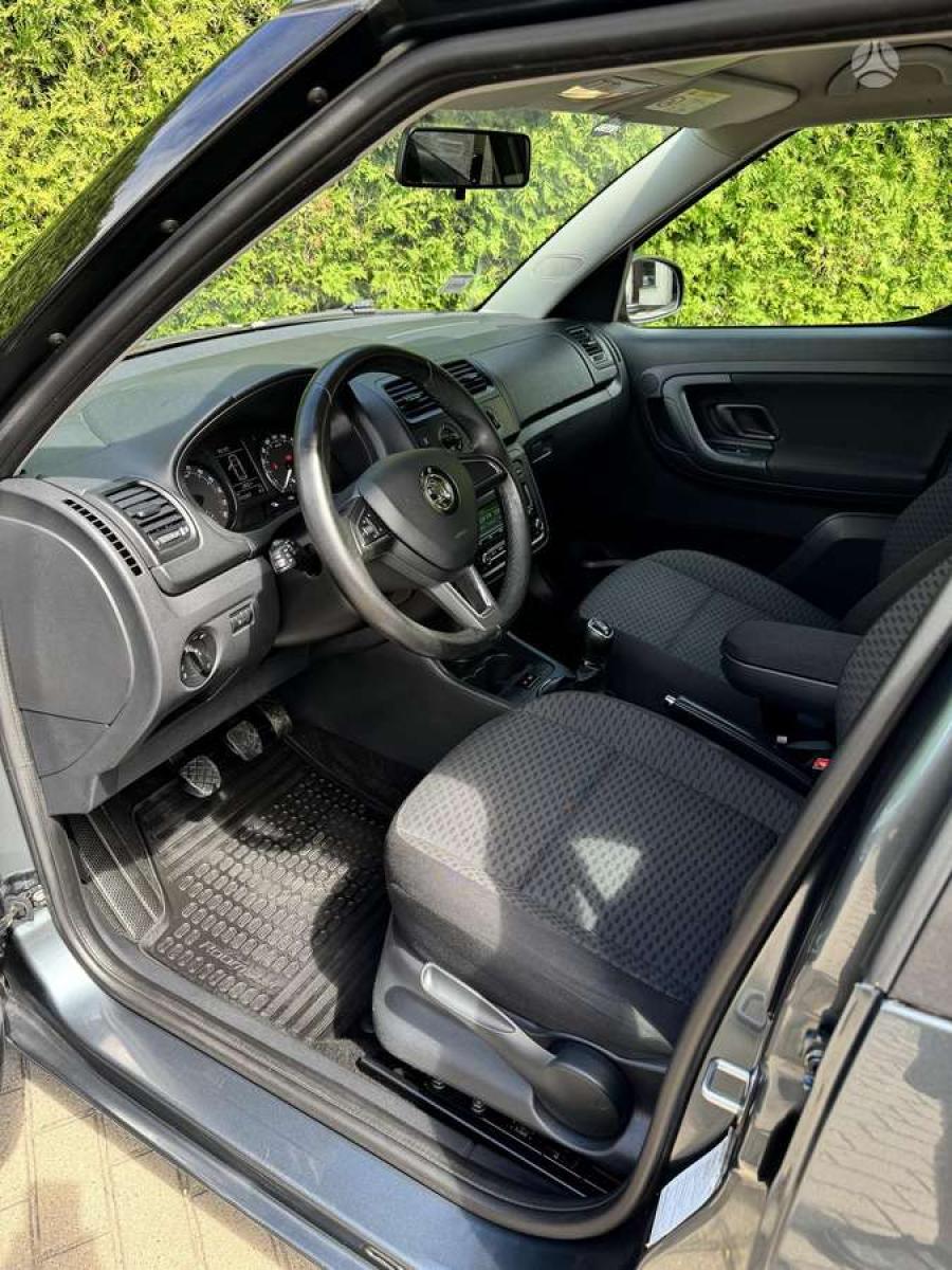 Grey Skoda Roomster 2015 in Vilkaviskis, with an engine capacity of 1.60 L and mileage of 212 thousand km for 3750 €, photo 10 on AUTOMOTO.COM.LV
