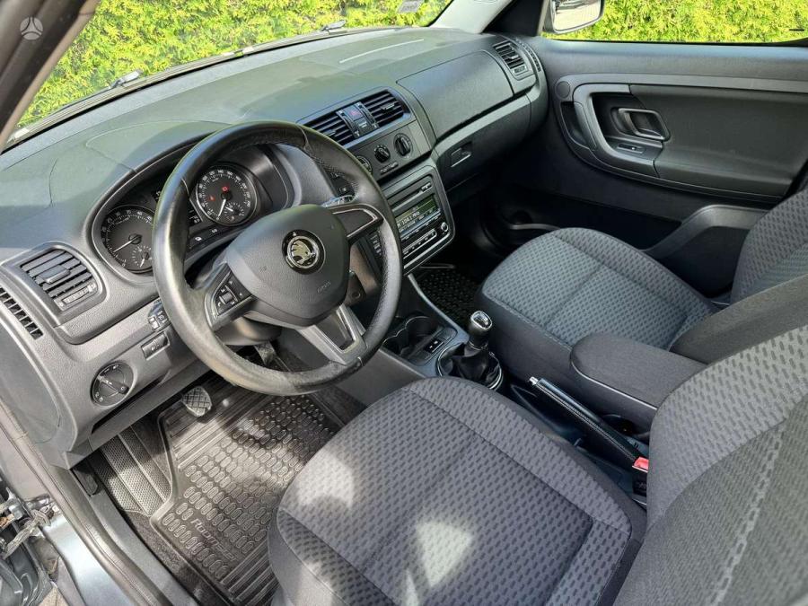 Grey Skoda Roomster 2015 in Vilkaviskis, with an engine capacity of 1.60 L and mileage of 212 thousand km for 3750 €, photo 11 on AUTOMOTO.COM.LV