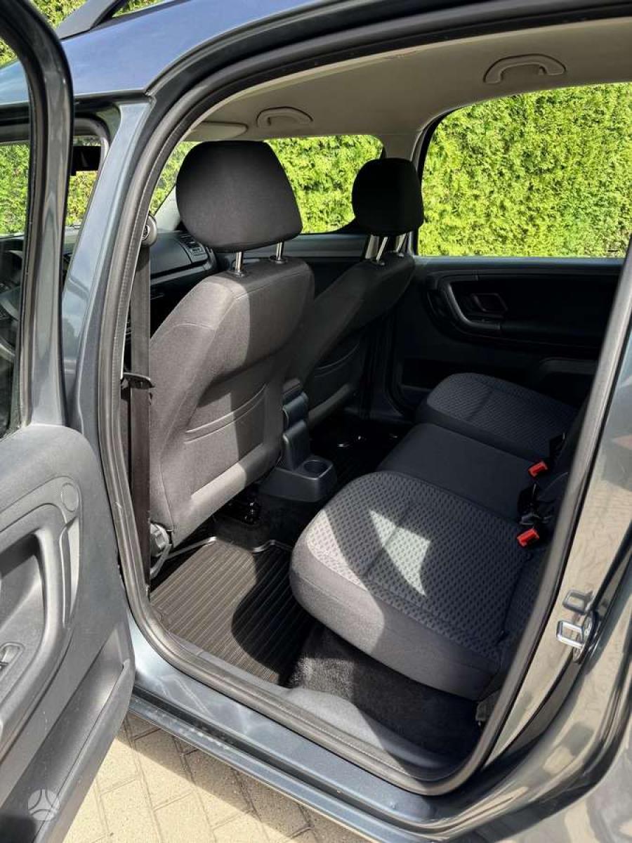 Grey Skoda Roomster 2015 in Vilkaviskis, with an engine capacity of 1.60 L and mileage of 212 thousand km for 3750 €, photo 13 on AUTOMOTO.COM.LV