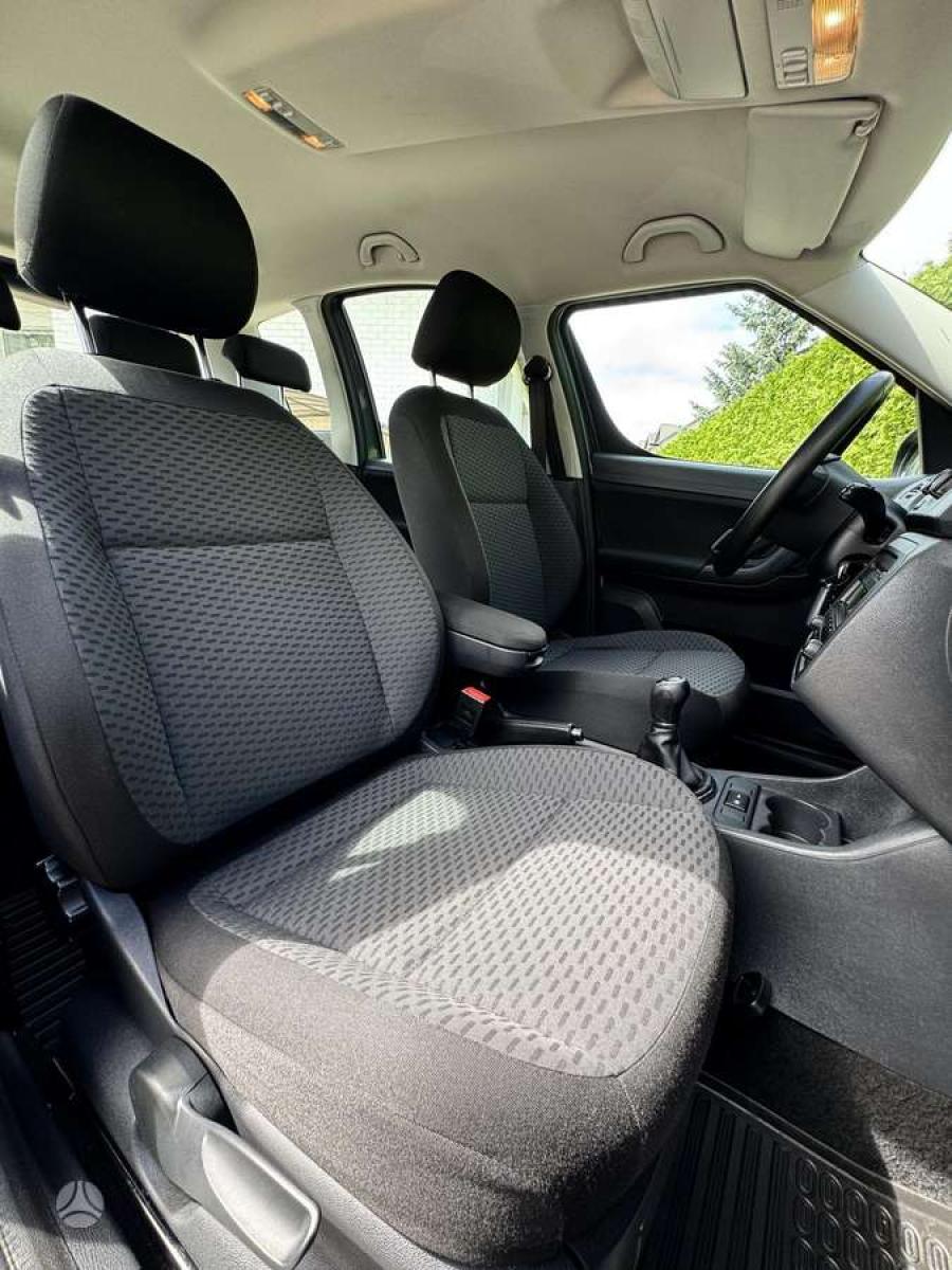 Grey Skoda Roomster 2015 in Vilkaviskis, with an engine capacity of 1.60 L and mileage of 212 thousand km for 3750 €, photo 20 on AUTOMOTO.COM.LV