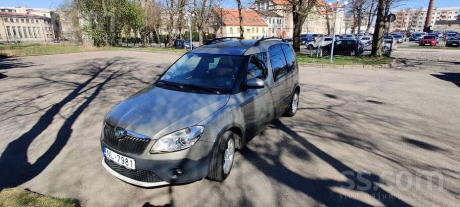 Pelēks Skoda Roomster 2012 Liepāja, ar dzinēja tilpumu 1.60 L un nobraukumu 466 tūkst. km par 4400 €, foto 1 vietnē AUTOMOTO.COM.LV