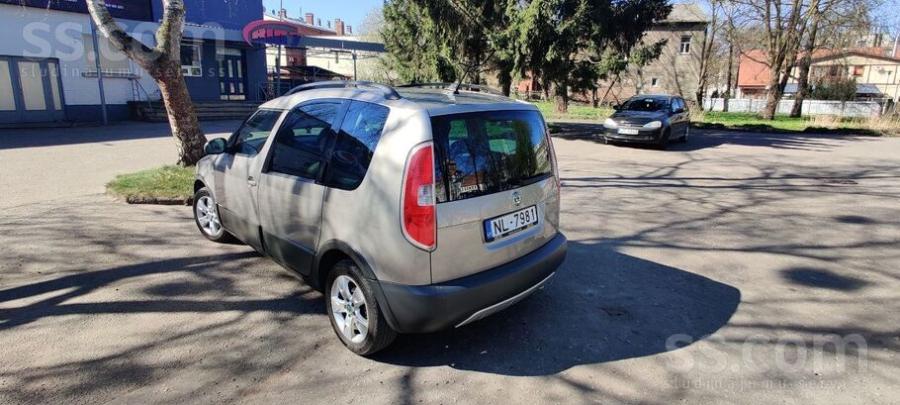 Pelēks Skoda Roomster 2012 Liepāja, ar dzinēja tilpumu 1.60 L un nobraukumu 466 tūkst. km par 4400 €, foto 4 vietnē AUTOMOTO.COM.LV