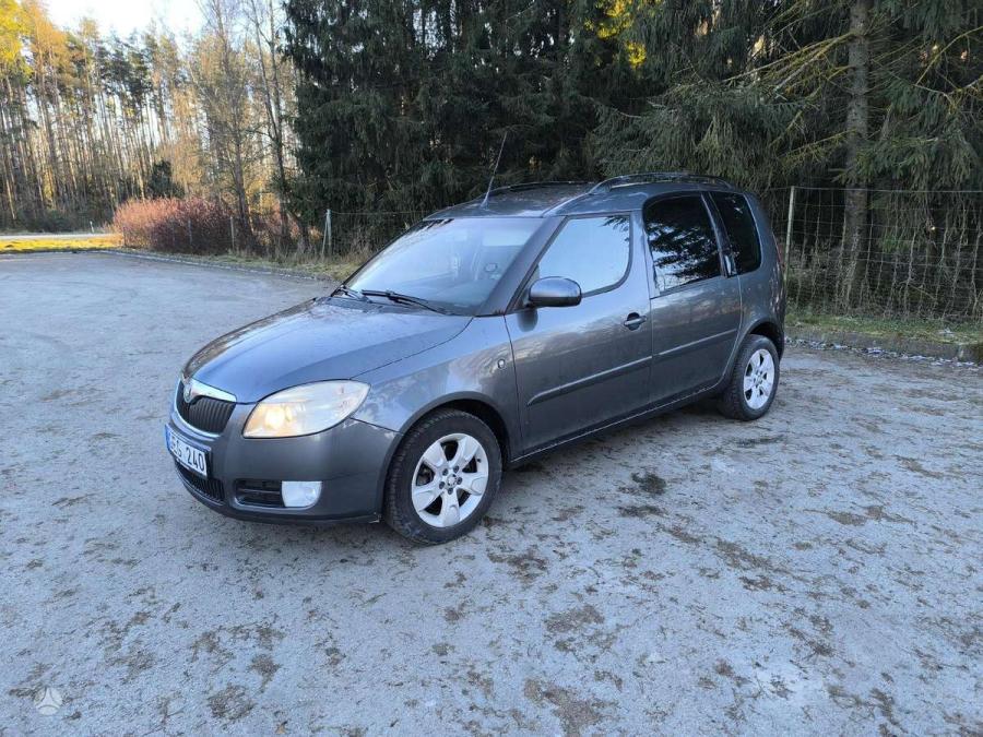 Pelēks Skoda Roomster 2006 Pakruojis, ar dzinēja tilpumu 1.90 L un nobraukumu 275 tūkst. km par 2100 €, foto 1 vietnē AUTOMOTO.COM.LV