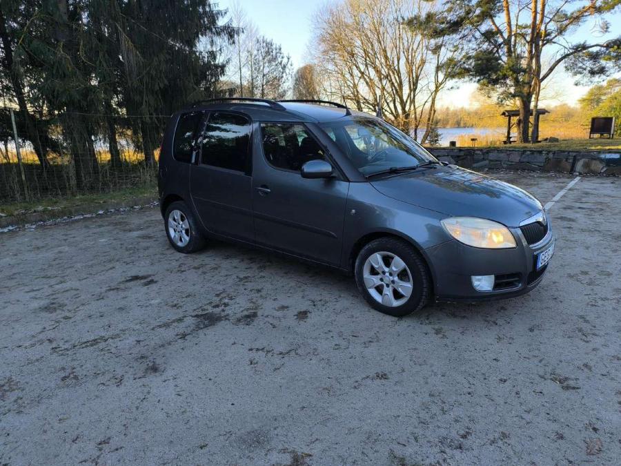 Pelēks Skoda Roomster 2006 Pakruojis, ar dzinēja tilpumu 1.90 L un nobraukumu 275 tūkst. km par 2100 €, foto 3 vietnē AUTOMOTO.COM.LV
