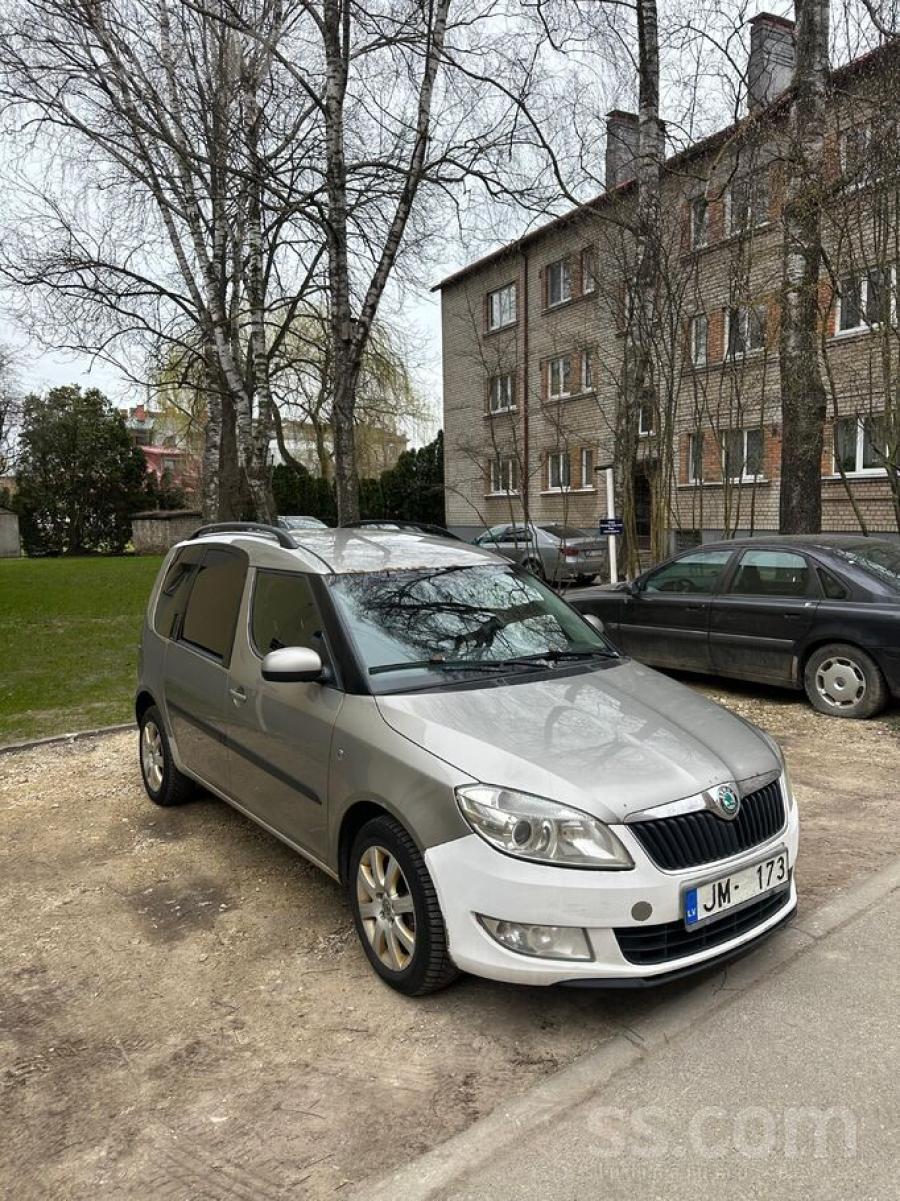 Pelēks Skoda Roomster 2012 Rīga, ar dzinēja tilpumu 1.60 L un nobraukumu 0 tūkst. km par 1150 €, foto 1 vietnē AUTOMOTO.COM.LV