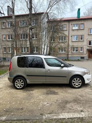 Pelēks Skoda Roomster 2012 Rīga, ar dzinēja tilpumu 1.60 L un nobraukumu 0 tūkst. km par 1150 €, foto 5 vietnē AUTOMOTO.COM.LV