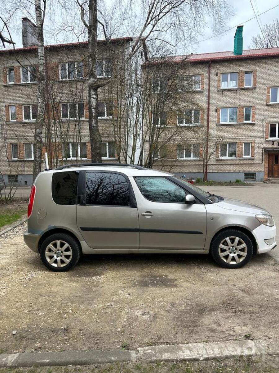 Pelēks Skoda Roomster 2012 Rīga, ar dzinēja tilpumu 1.60 L un nobraukumu 0 tūkst. km par 1150 €, foto 5 vietnē AUTOMOTO.COM.LV