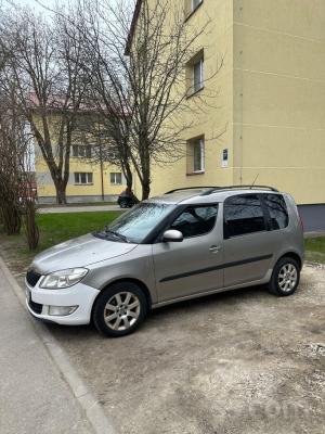 Pelēks Skoda Roomster 2012 Rīga, ar dzinēja tilpumu 1.60 L un nobraukumu 0 tūkst. km par 1150 €, foto 6 vietnē AUTOMOTO.COM.LV
