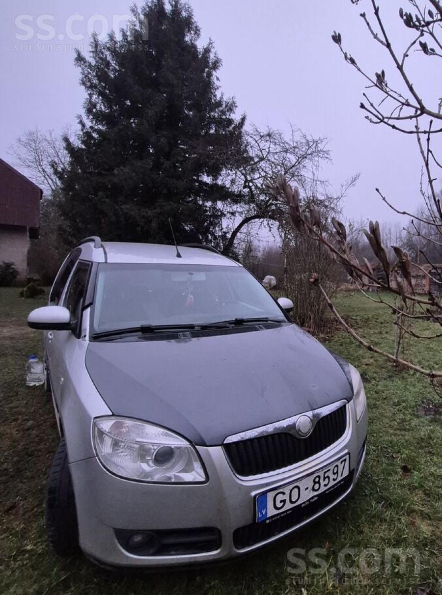 Grey Skoda Roomster 2007 in Tukums, with an engine capacity of 1.40 L and mileage of 223 thousand km for 600 €, photo 1 on AUTOMOTO.COM.LV